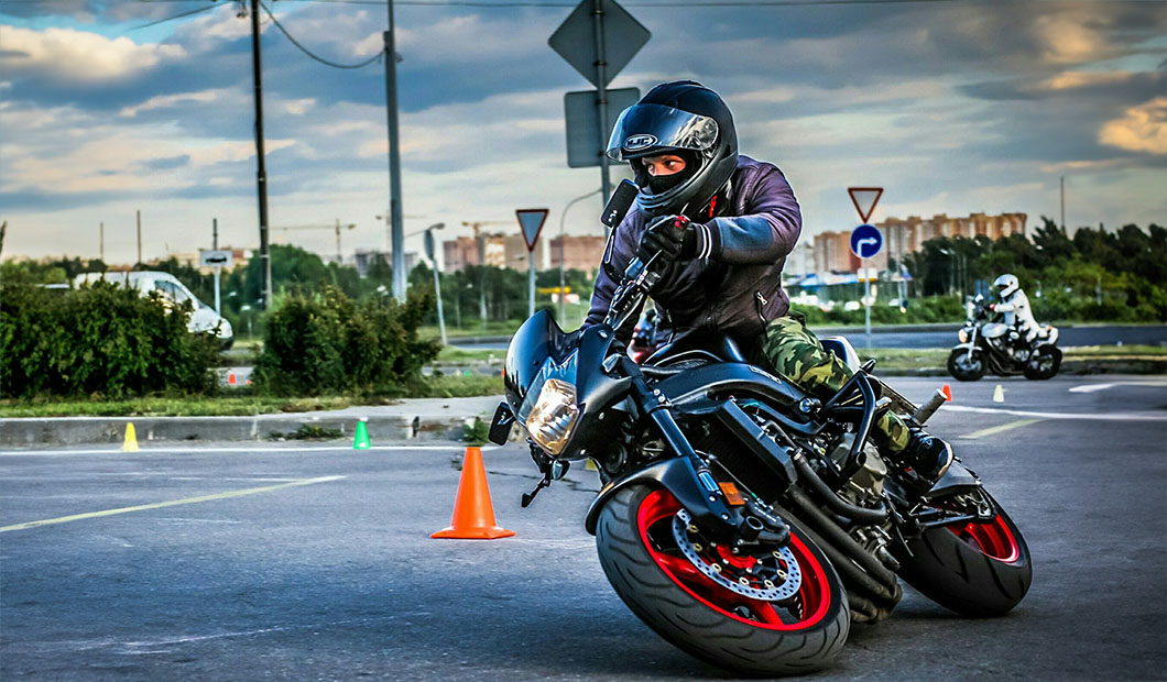 Урок езды на мотоцикле YAMAHA TRICER - Бишкек